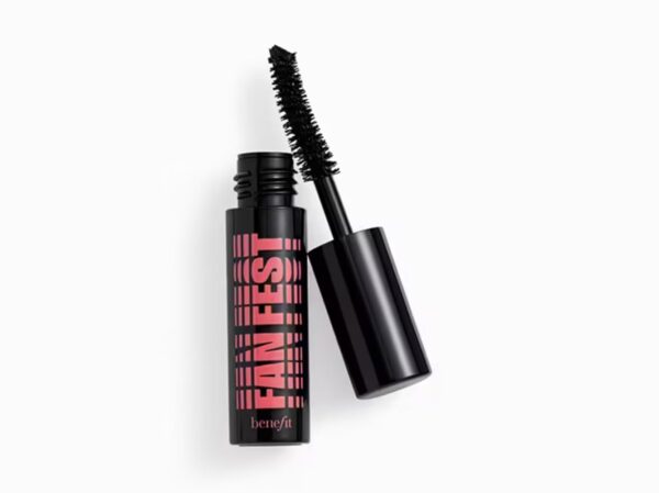 Benefit Fan Fest Fanning & Volumizing Mascara - 3g | Thebeautyprismng.com